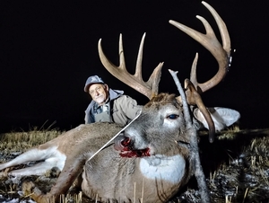 Trophy Alberta Whitetail Hunts | Guided Whitetail Hunts Canada